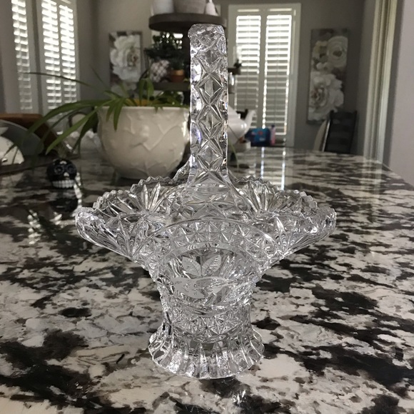 Hofbauer Crystal Company | Accents | Deep Basket The Byrdes Collection ...